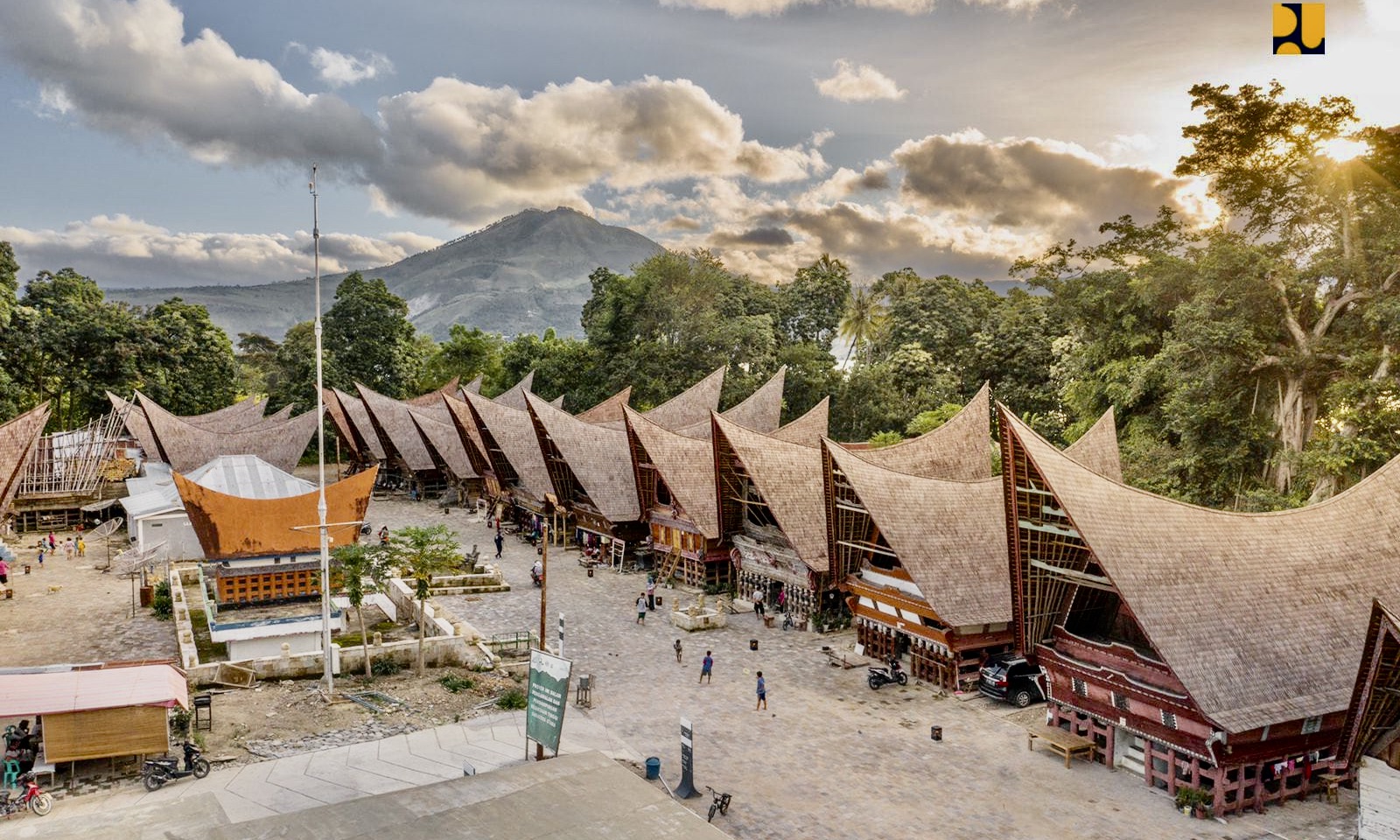 Kawasan Budaya Kampung Ulos Hutaraja dan Huta Siallagan Diresmikan ...