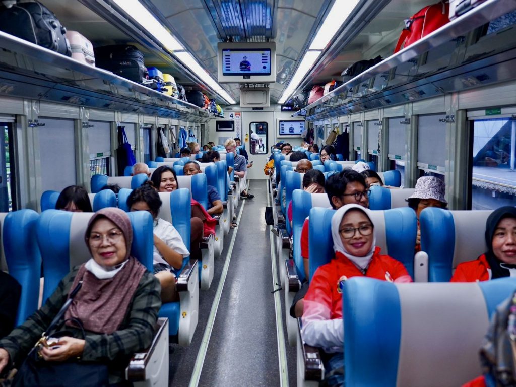 Naik Kereta Api Lebih Mudah dengan Layanan Rombongan - Bisnistoday