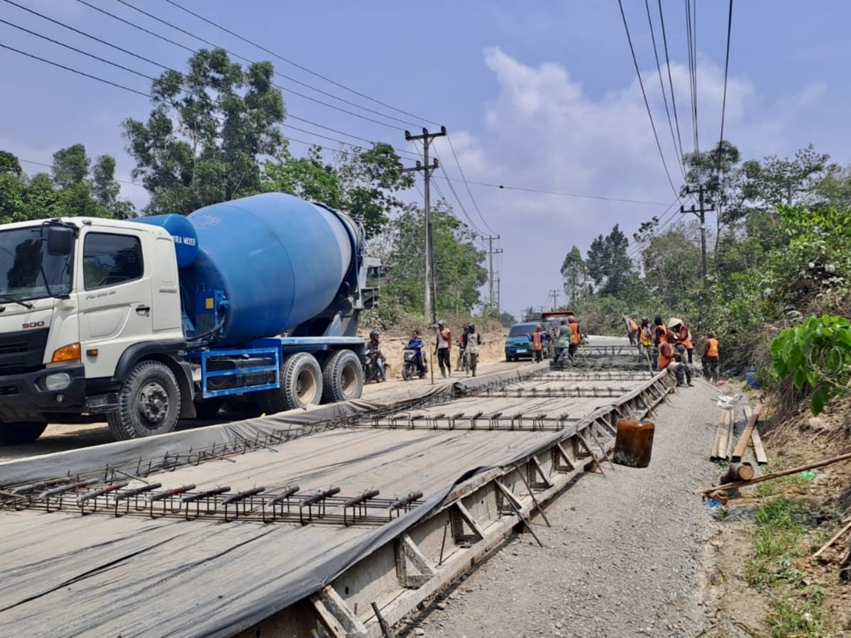 Proyek Inpres Jalan Daerah Tahap I Segera Rampung - Bisnistoday