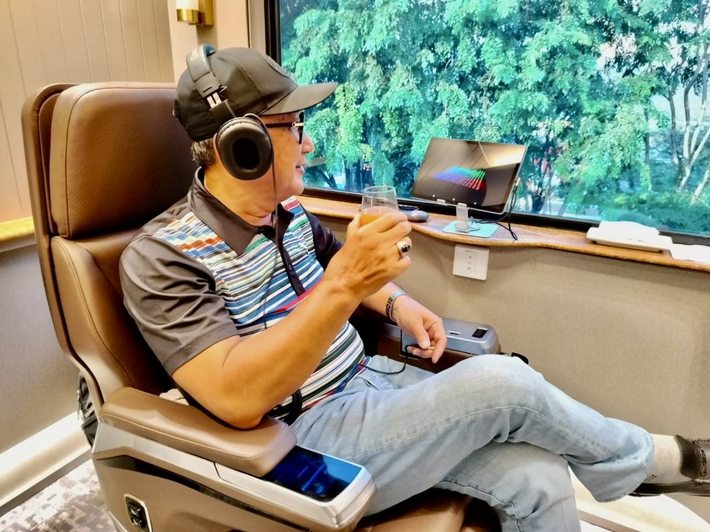 KAI Challenge OOTD di Kereta Suite Class Compartment - Bisnistoday