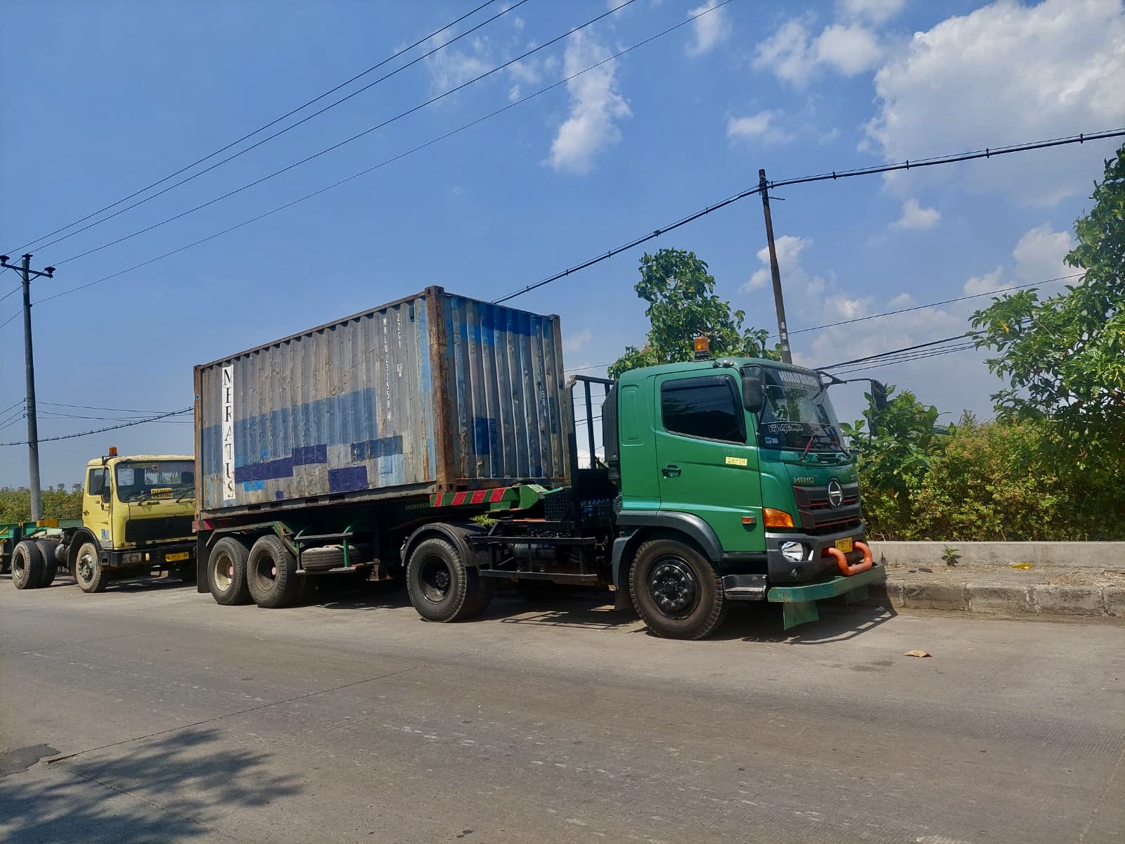 Truk Trailer Dan Pengemudi, Didambakan Nyatanya Dicampakkan - Bisnistoday