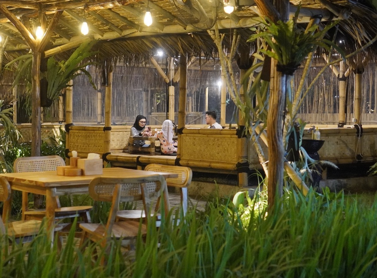 Wisata Kuliner Omah Badok Suguhkan Nuansa Kampung Halaman - Bisnistoday