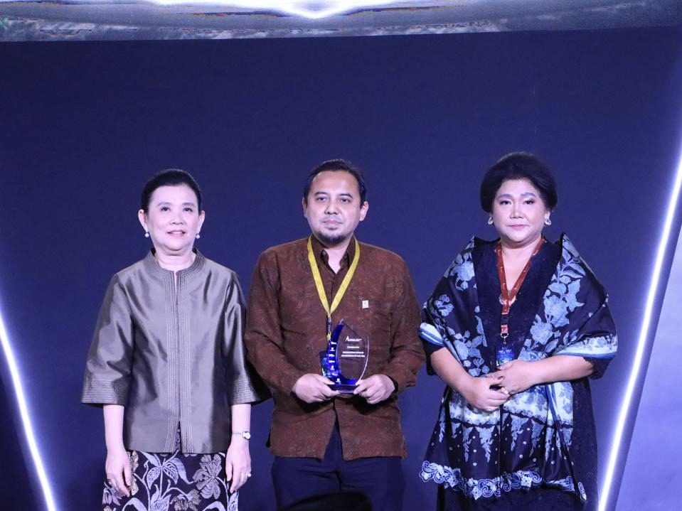 PLN Icon Plus Raih Penganugerahan Annual Report 2023 - Bisnistoday